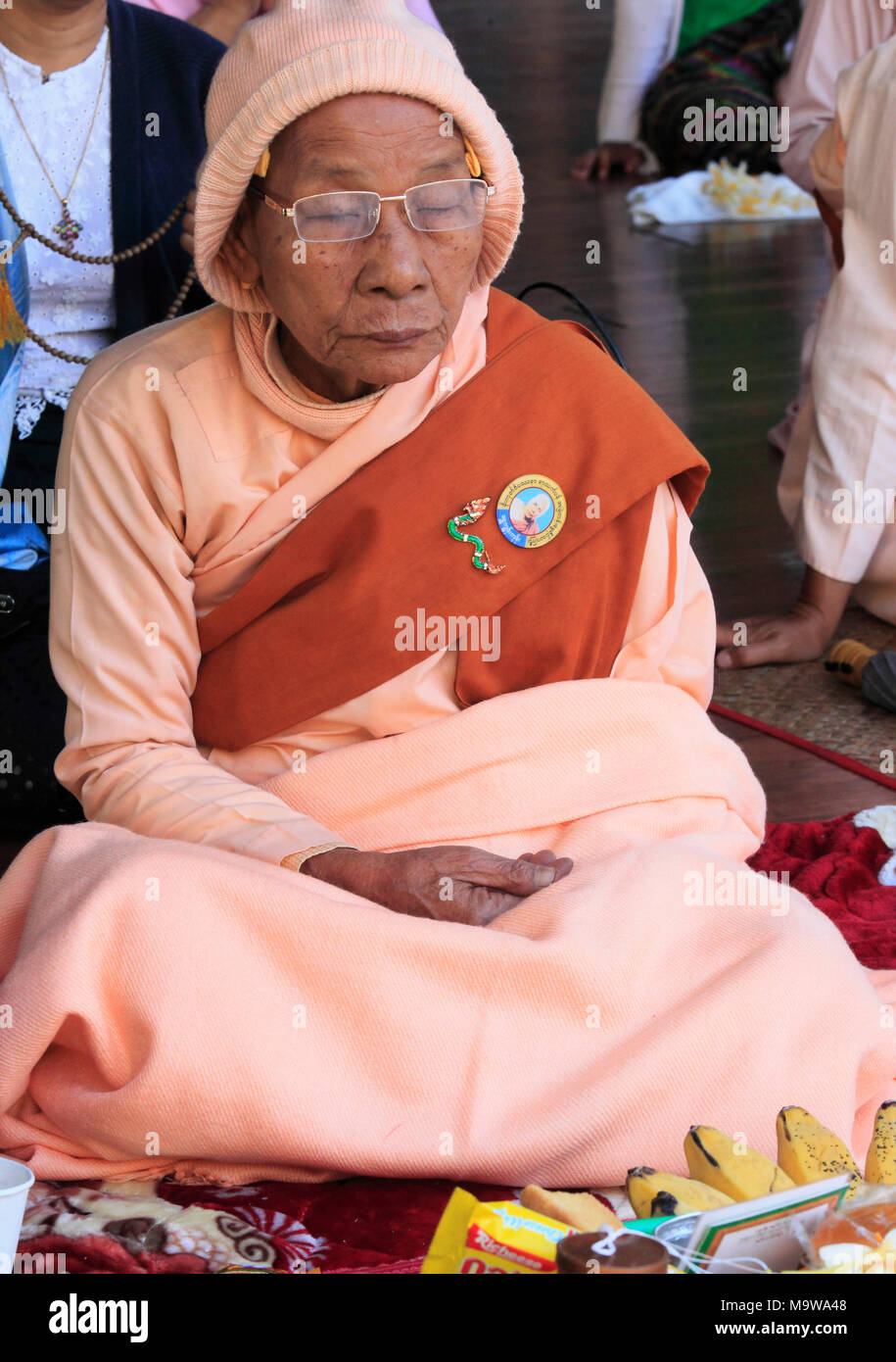 Buddhist nun meditation hi-res stock photography and images - Alamy
