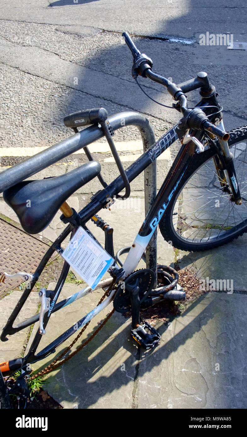 Bike removal notice hi-res stock photography and images - Alamy