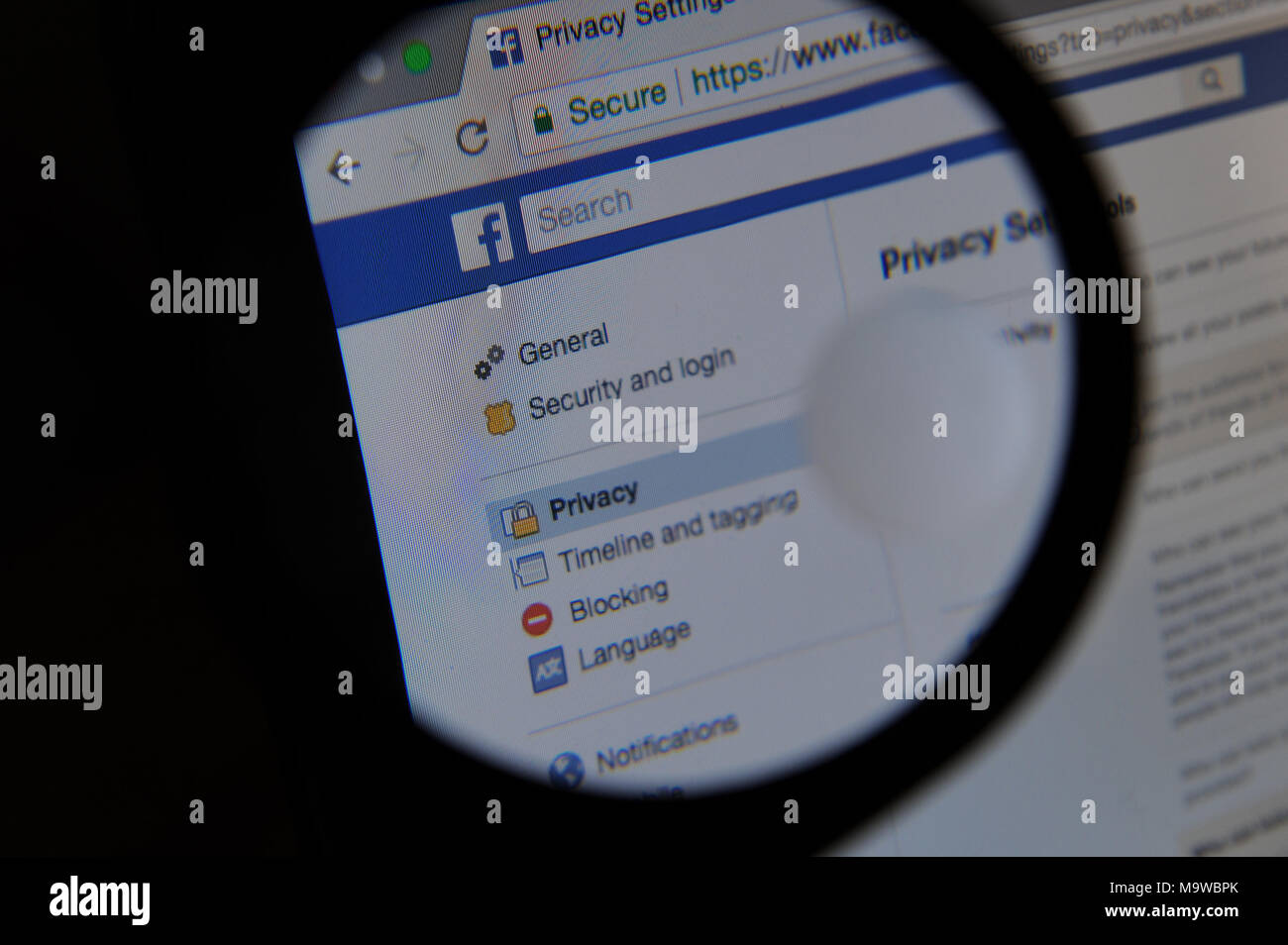 Facebook logo privacy hi-res stock photography and images - Alamy