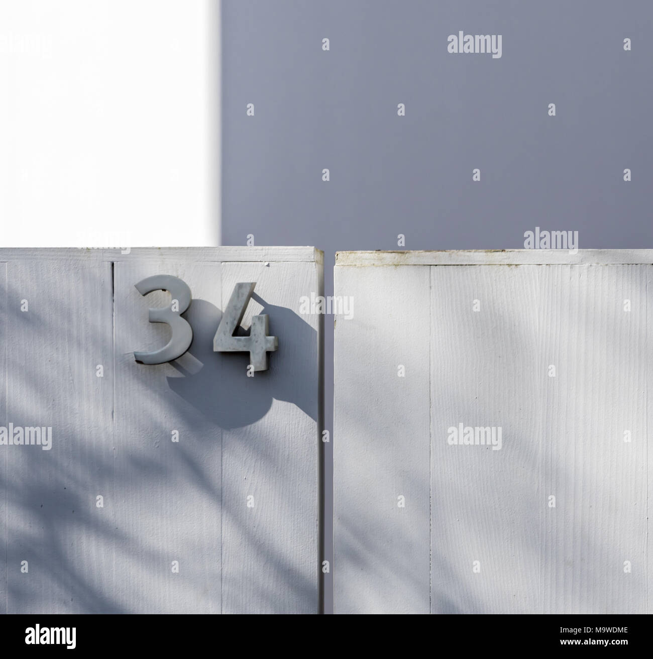 Gate numbers hi-res stock photography and images - Alamy