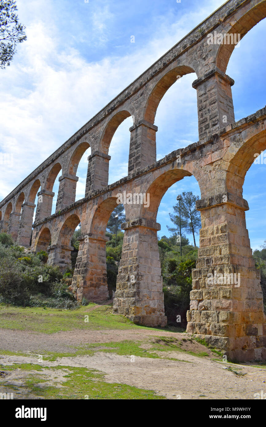Acueducto de les Ferreres, in Tarragona Stock Photo - Alamy