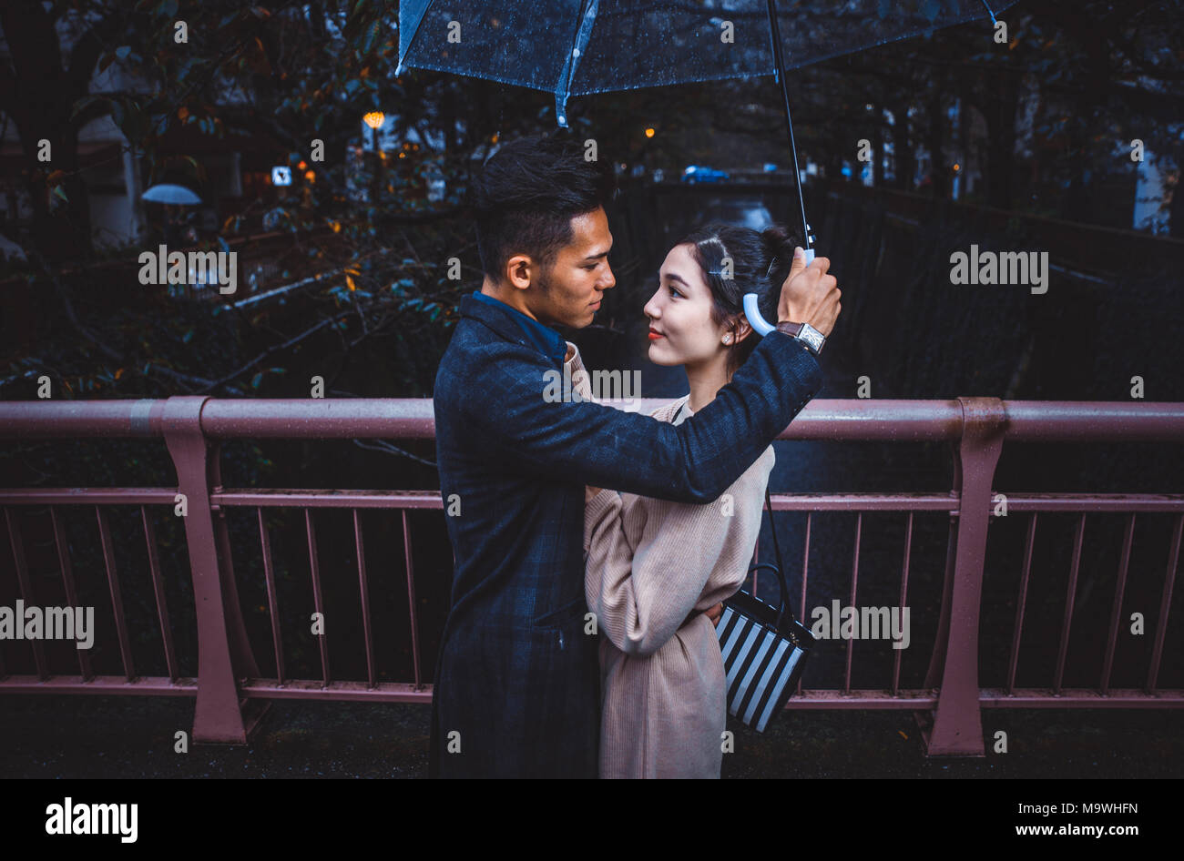 Kiss in tokyo hi-res stock photography and images - Alamy