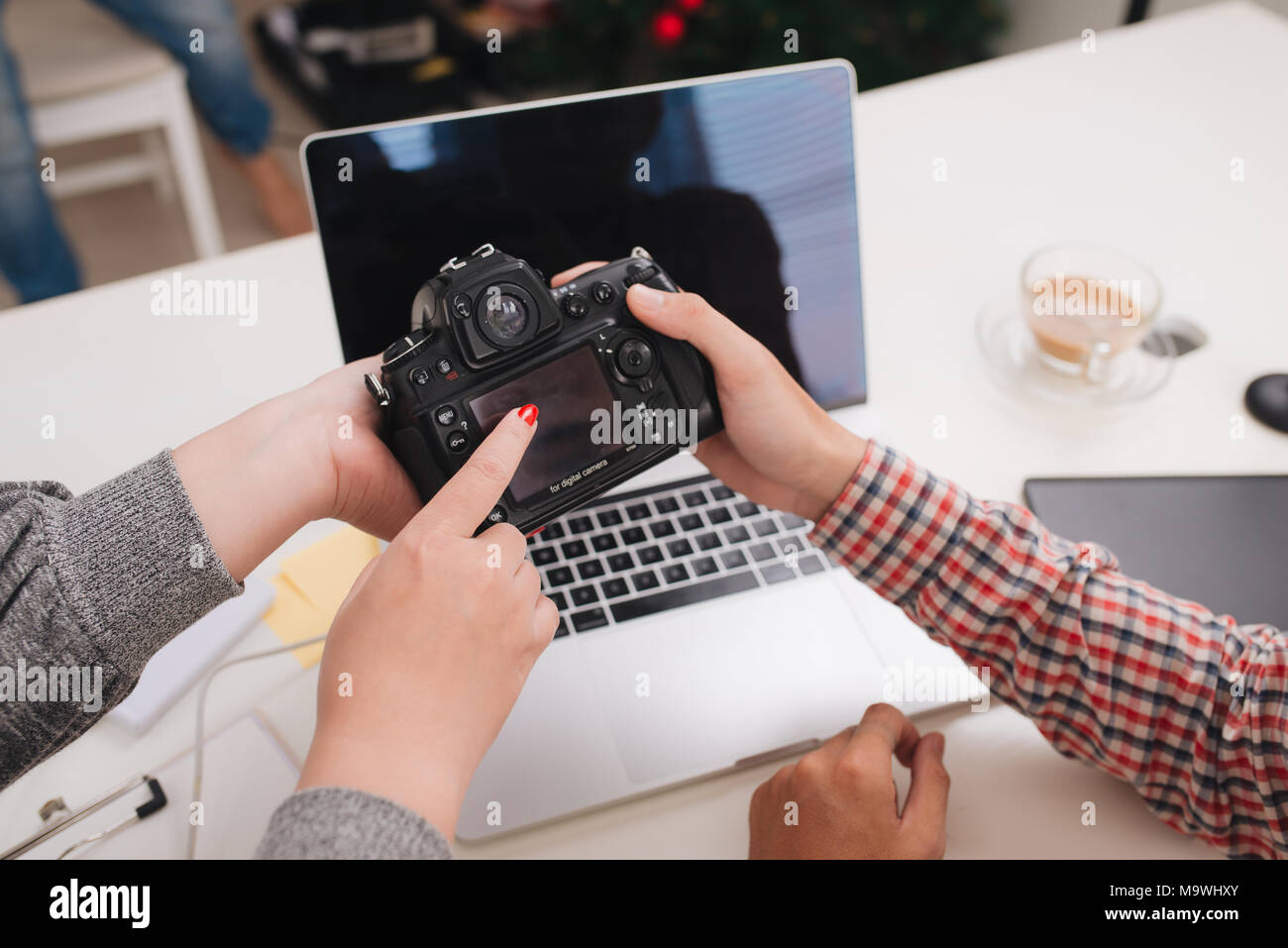 Sitting on photo camera hi-res stock photography and images - Alamy