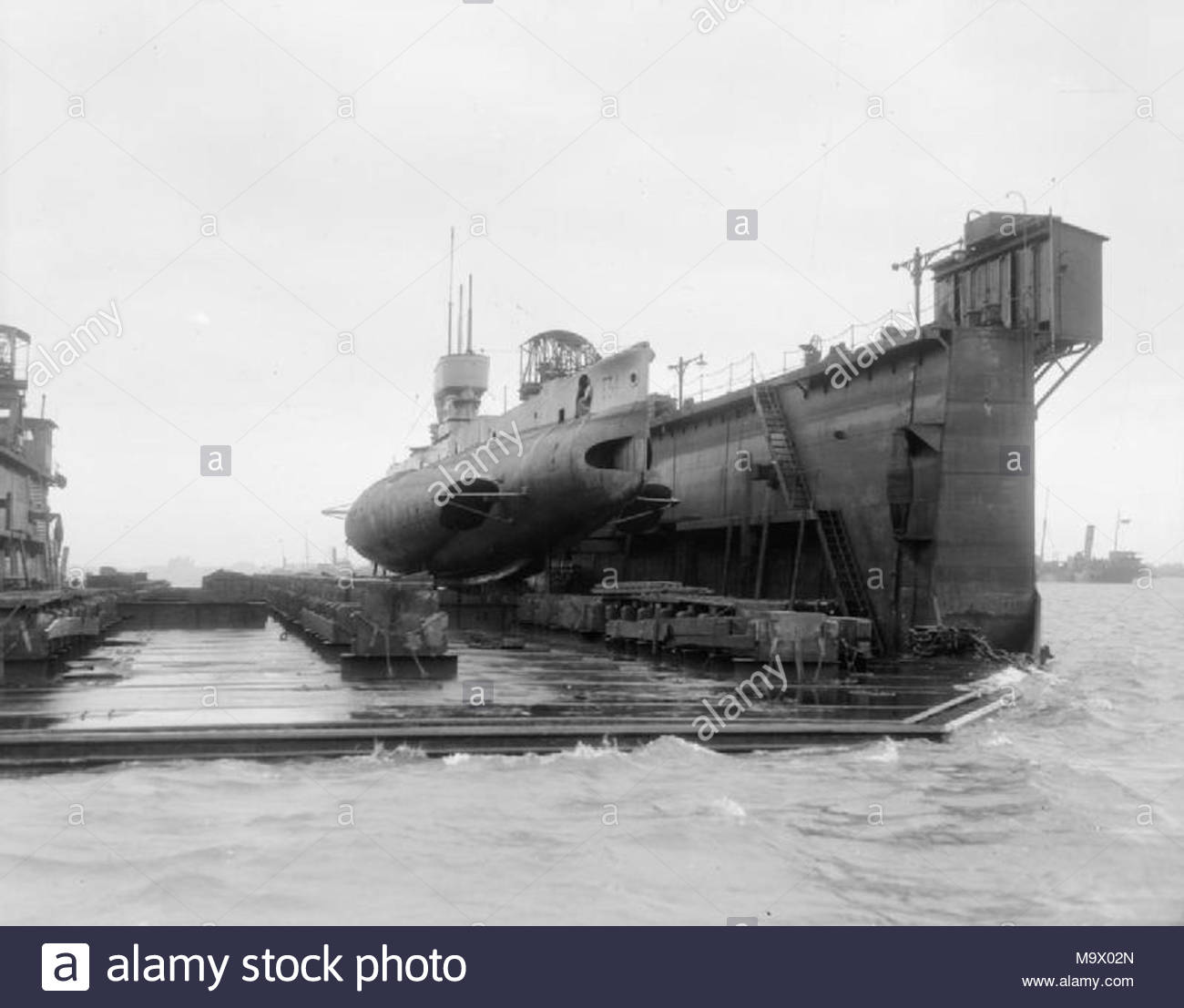Floating Dock Black and White Stock Photos & Images - Alamy