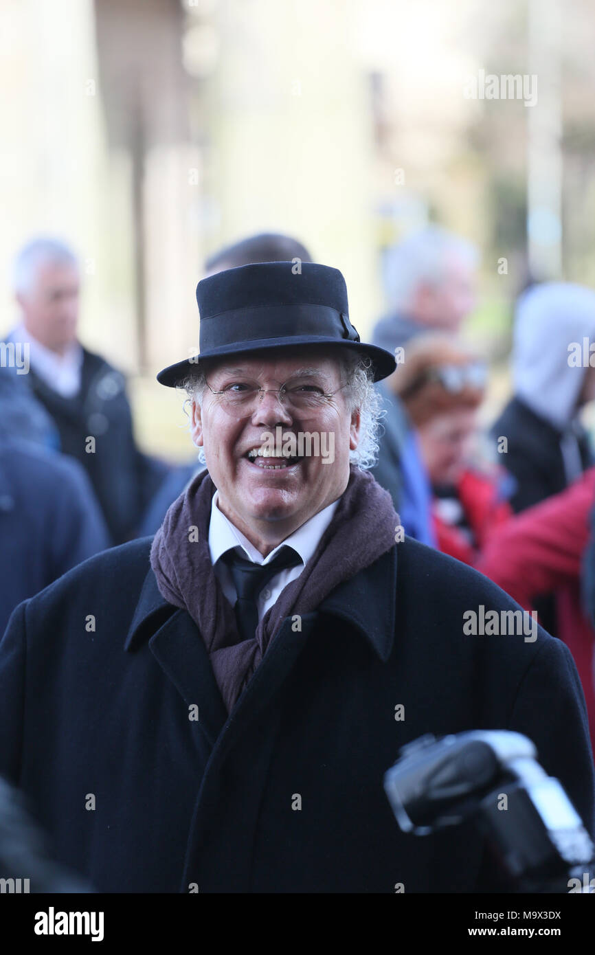 Chubby cook hi-res stock photography and images - Alamy