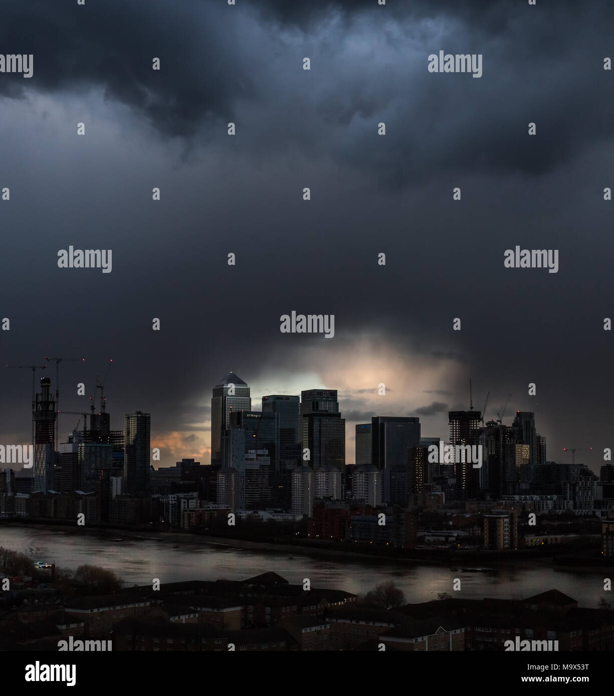 London, UK. 28th March, 2018. UK Weather: The last light breaks through ...