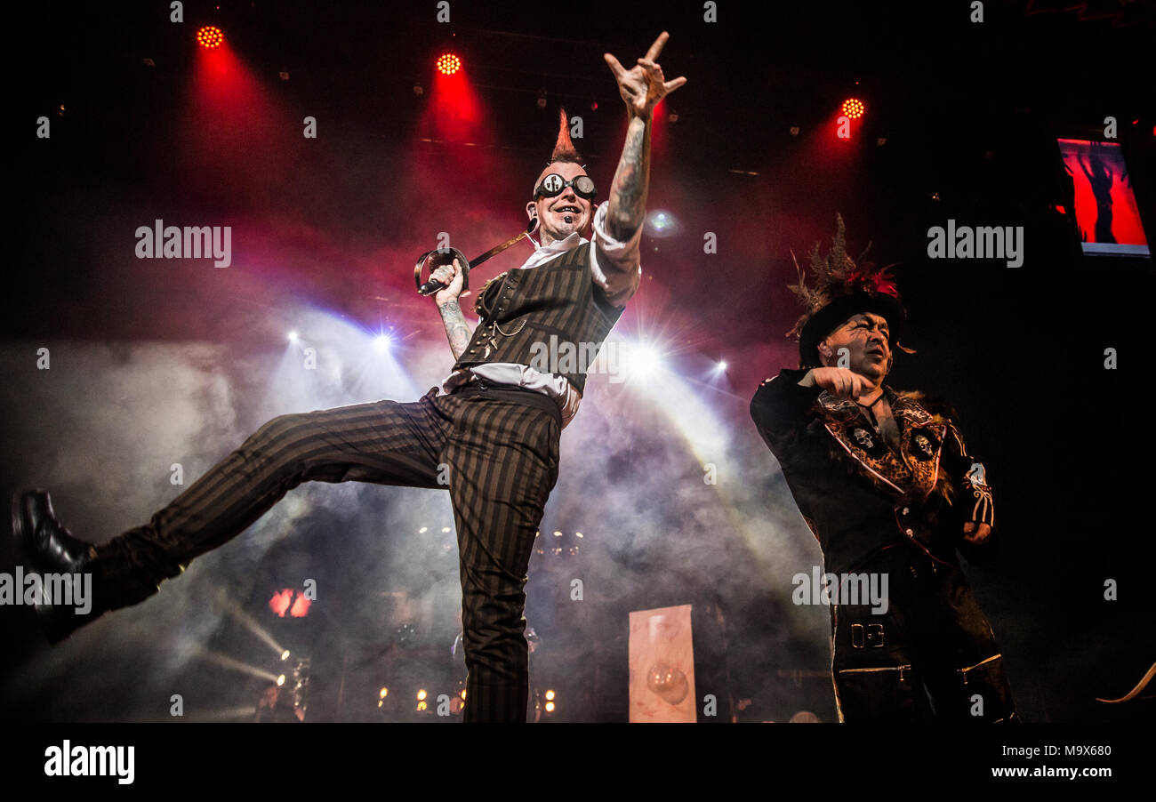 The circus of horrors hi-res stock photography and images - Alamy