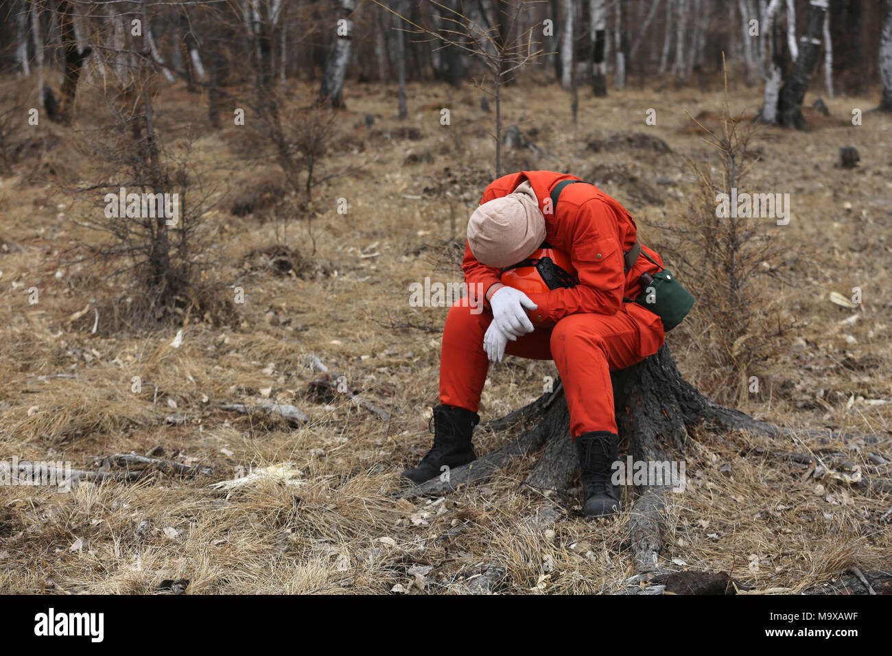Firefight rest after firefighting hi-res stock photography and images ...