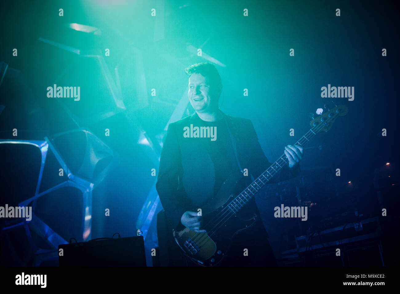 Editors vocalist hi-res stock photography and images - Alamy