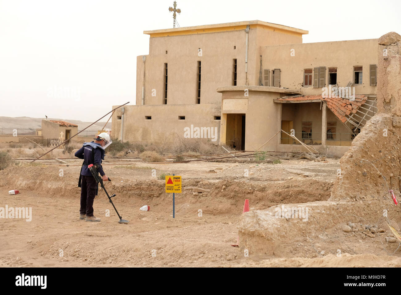 Qaser el Yahud, Israel 29th March 2018. Deminer of HALO Trust ...