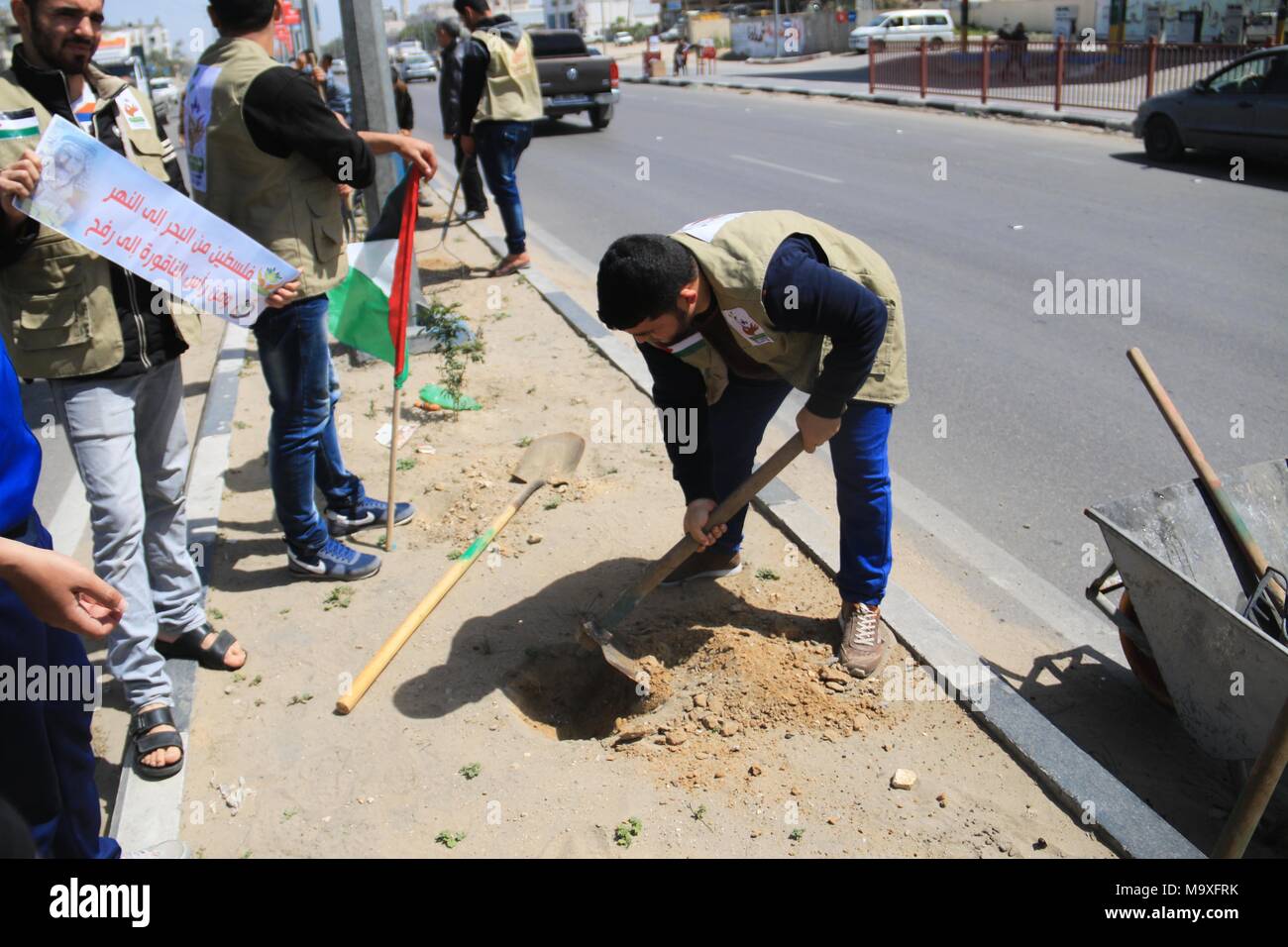 Bureij, Gaza Strip, Palestinian Territory. 29th Mar, 2018. Palestinian ...