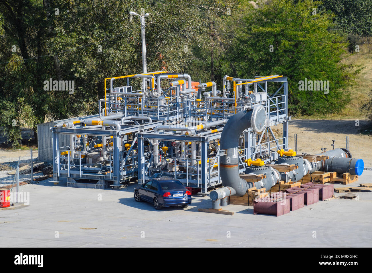 Air separation tower hi-res stock photography and images - Alamy