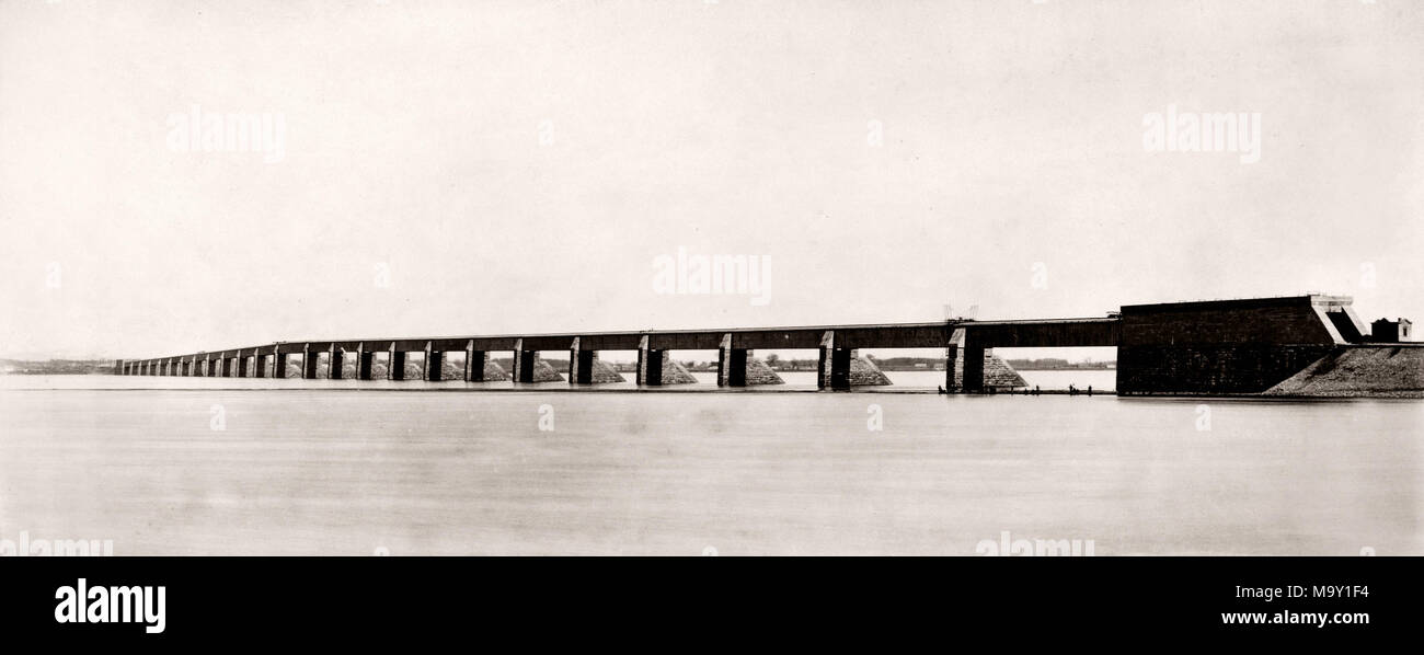 Victoria bridge montreal hi-res stock photography and images - Alamy