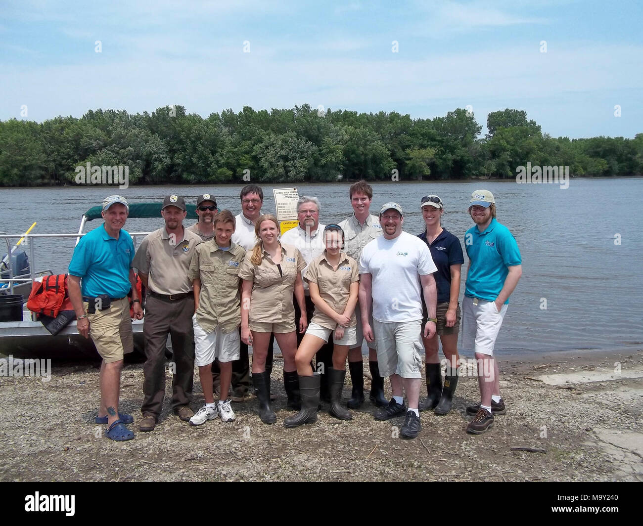 USFWS staff from the Carterville Illinois FWCO and the Regional. USFWS ...