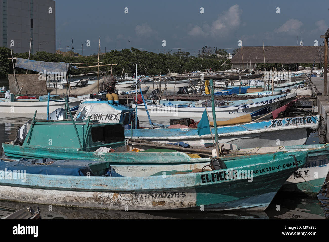 Fishing boats hi-res stock photography and images - Alamy