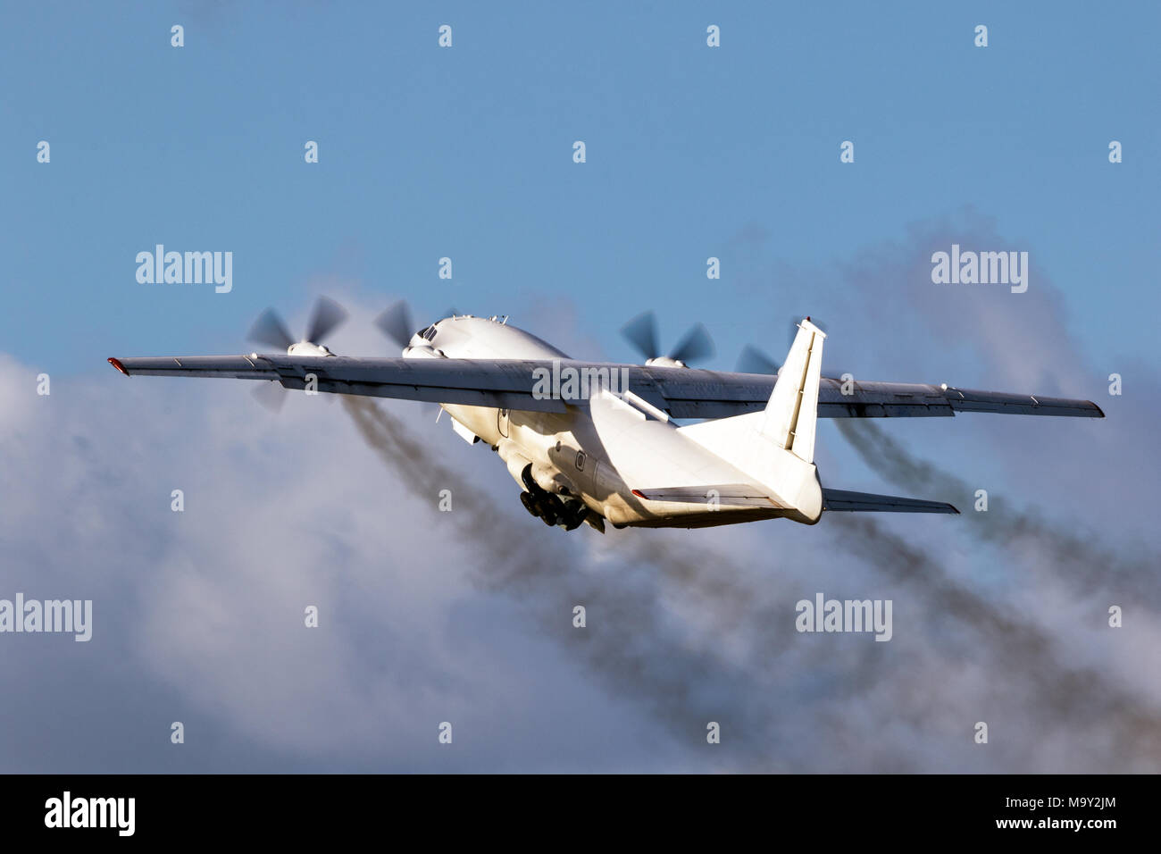 Turboprop engine hi-res stock photography and images - Alamy