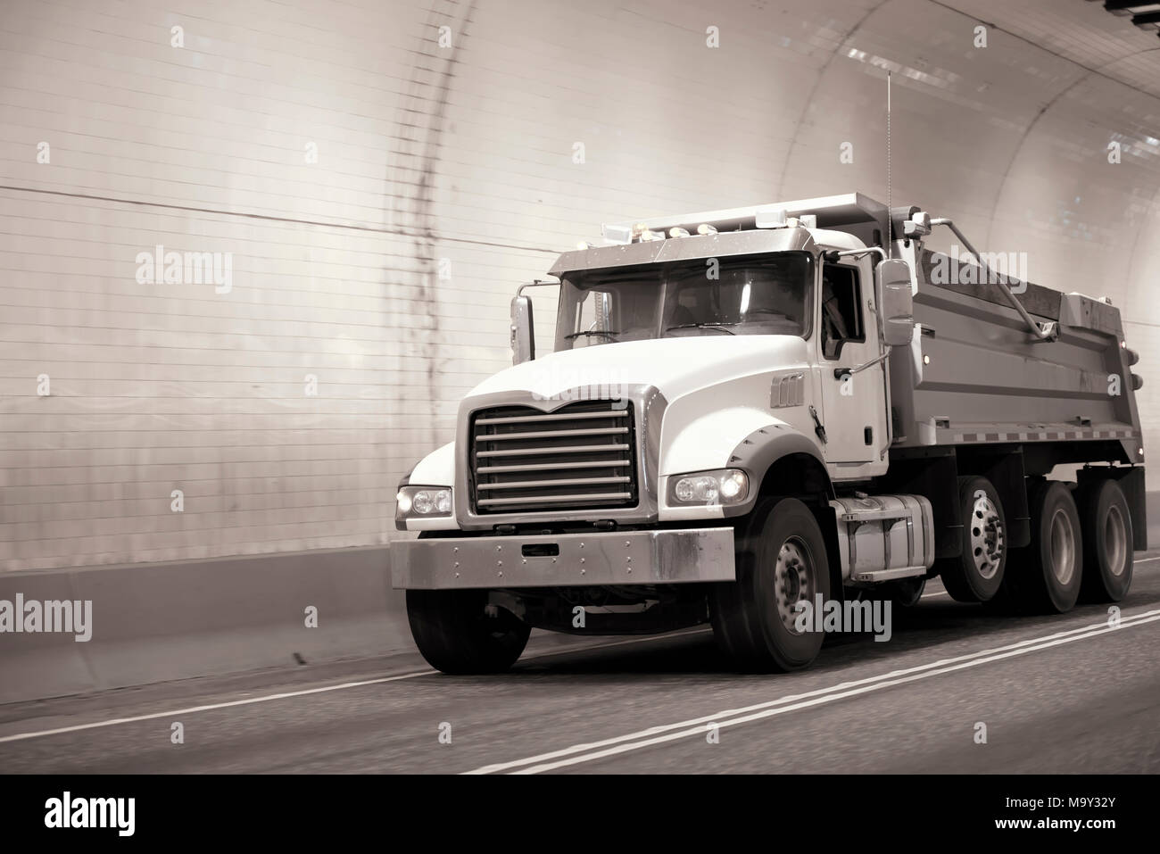 Big tipper hi-res stock photography and images - Alamy