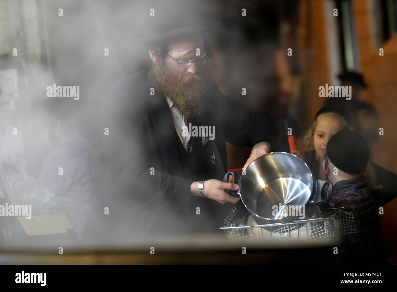 Kashering utensils hi-res stock photography and images - Alamy