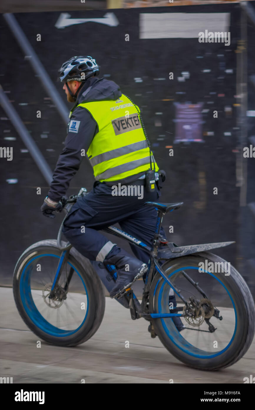 Police bycicle hi-res stock photography and images - Alamy
