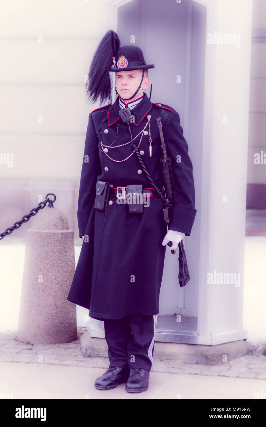 Group of soldiers outside the barracks hi-res stock photography and ...