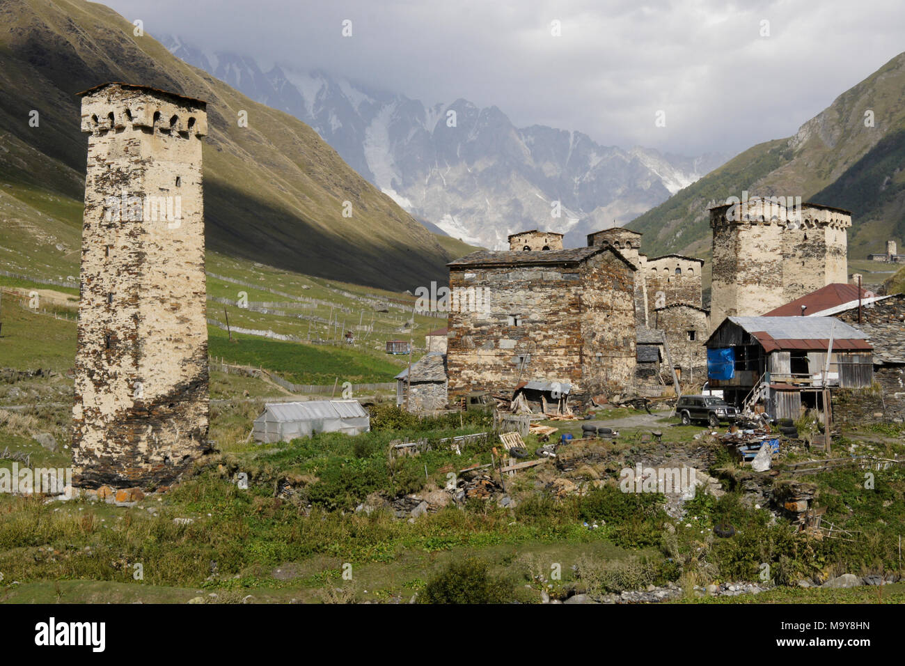 Medieval towers mountains hi-res stock photography and images - Alamy