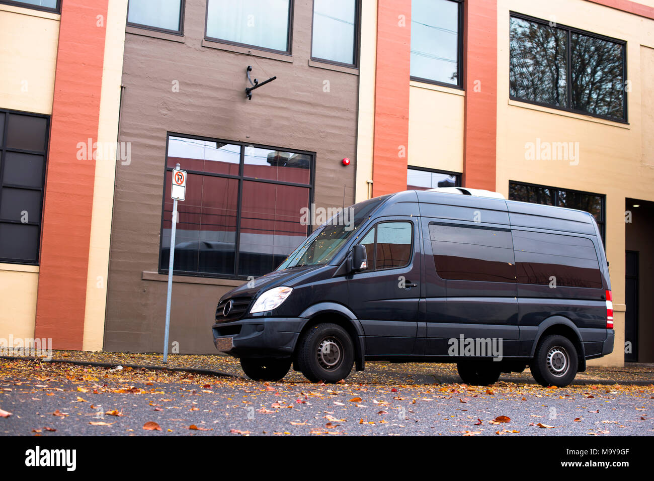 Black commercial mobile compact agile cargo minivan for small business ...