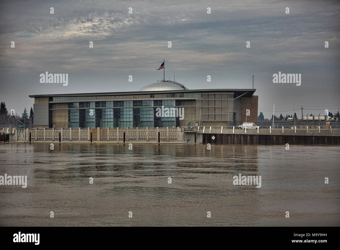 Intake bay hi-res stock photography and images - Alamy