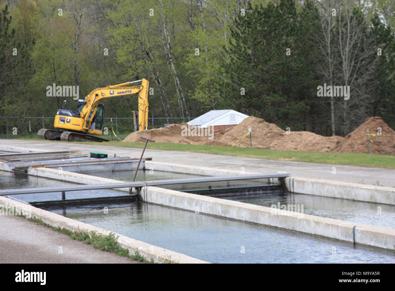 Fish hatchery raceways hi-res stock photography and images - Alamy
