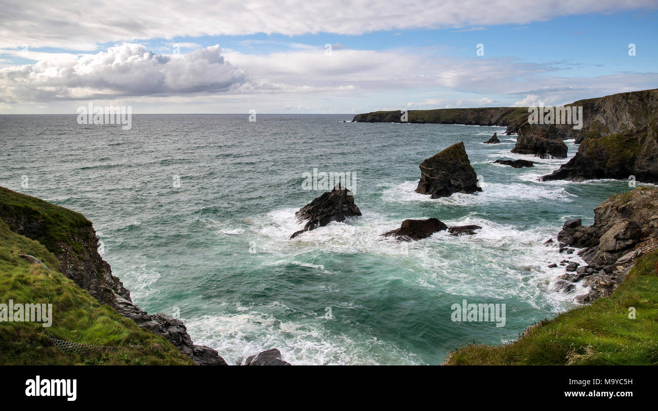Landscape of Bedruthan Steps, famous rock stacks at sunset in Cornwall ...