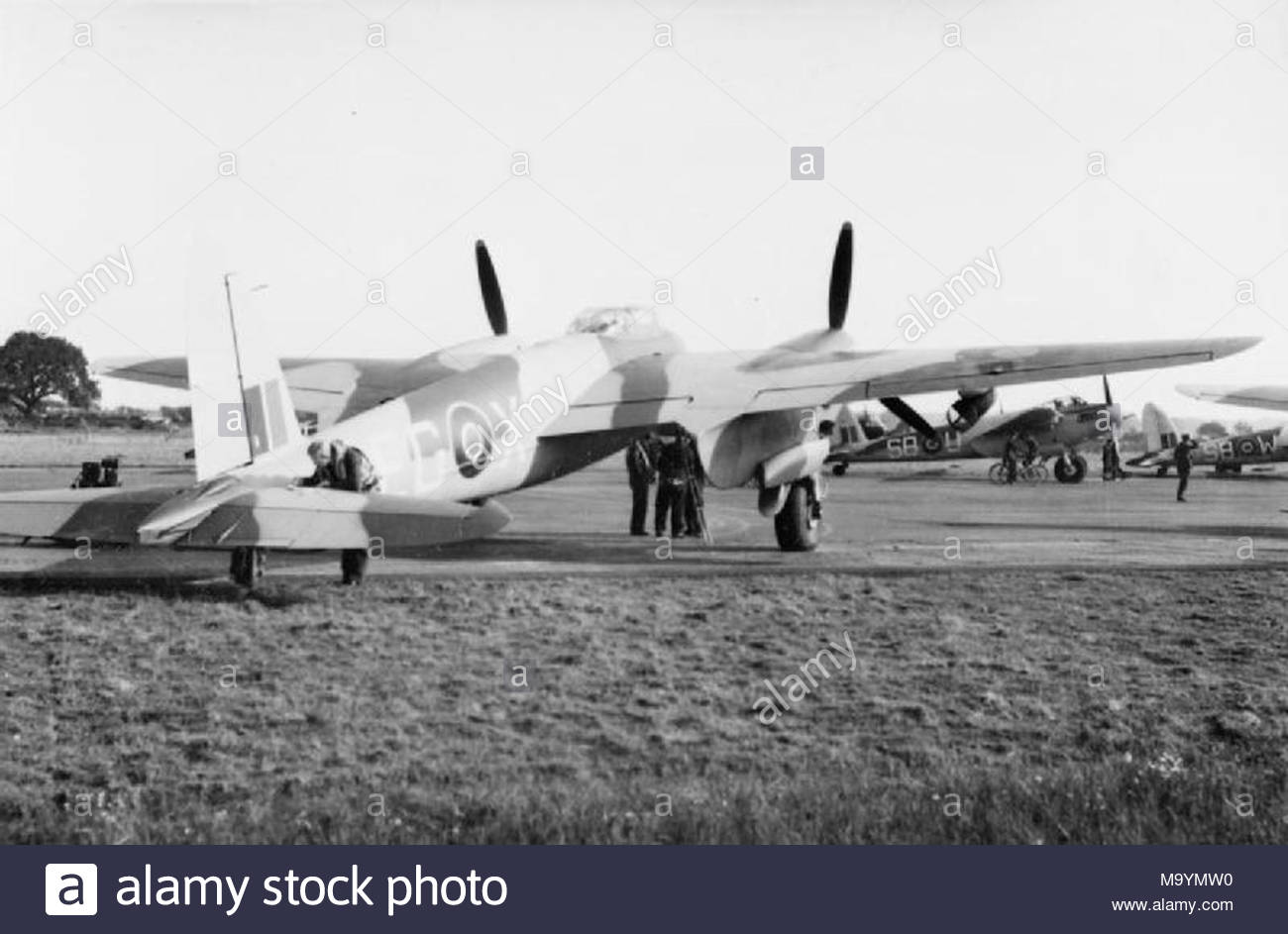 De Havilland Mosquito Fighter Stock Photos & De Havilland Mosquito ...