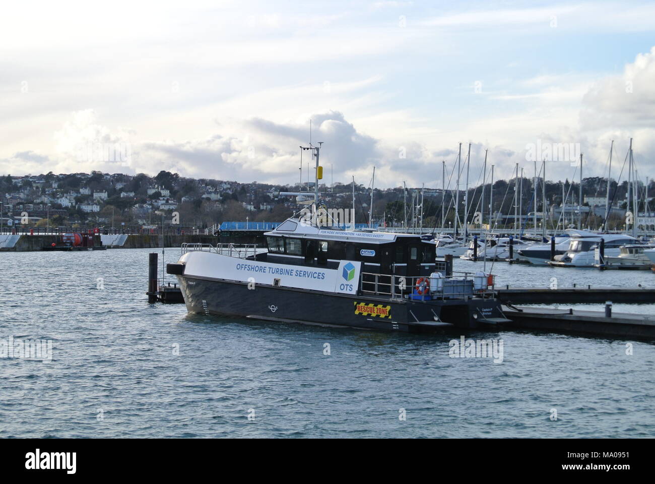 Offshore workboat hi-res stock photography and images - Alamy