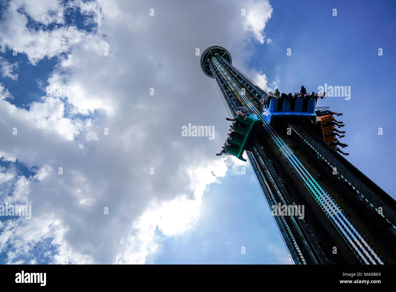 Tower drop hi-res stock photography and images - Alamy