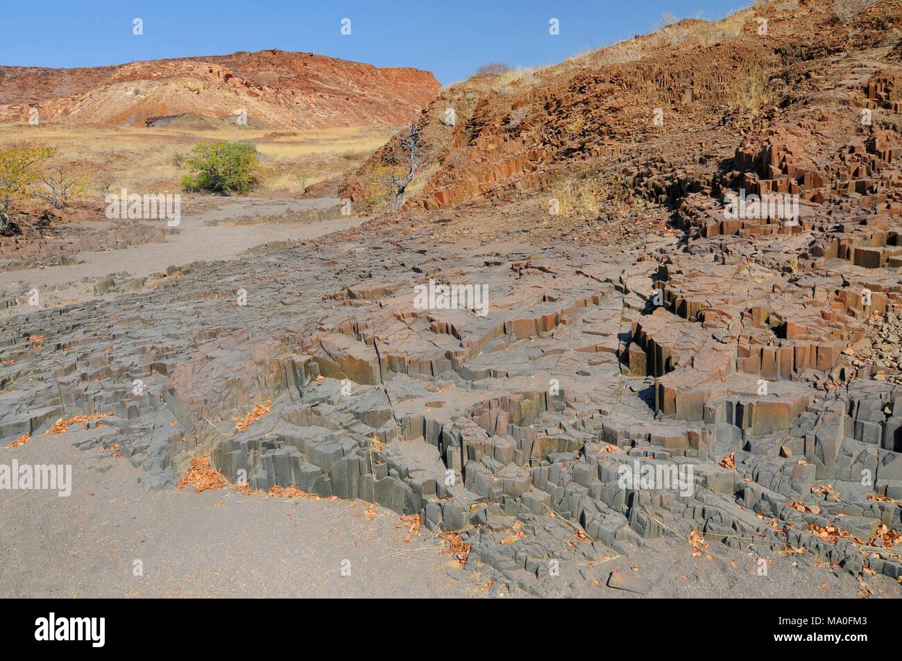 Dolerite dyke hi-res stock photography and images - Alamy