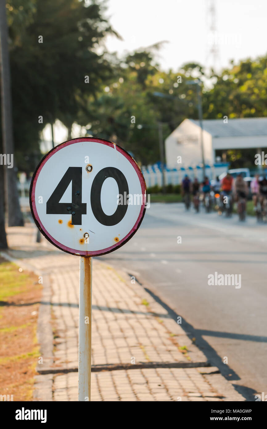 Speed limit - 40 Stock Photo - Alamy