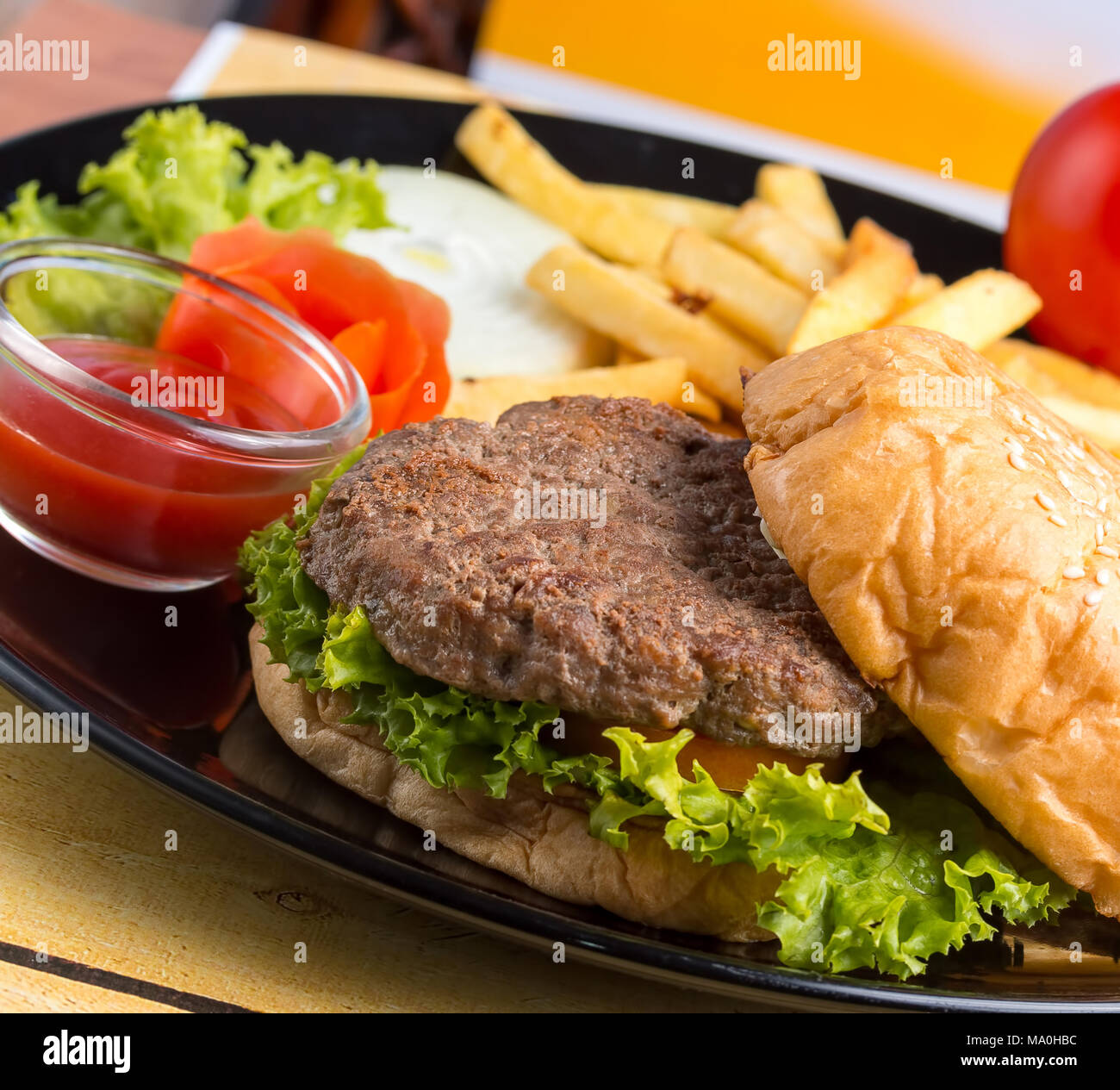 Burgers and fatty french fries hi-res stock photography and images - Alamy