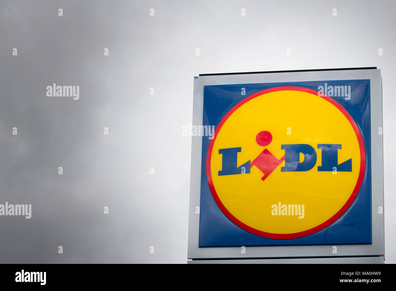 Lidl sign logo hi-res stock photography and images - Alamy