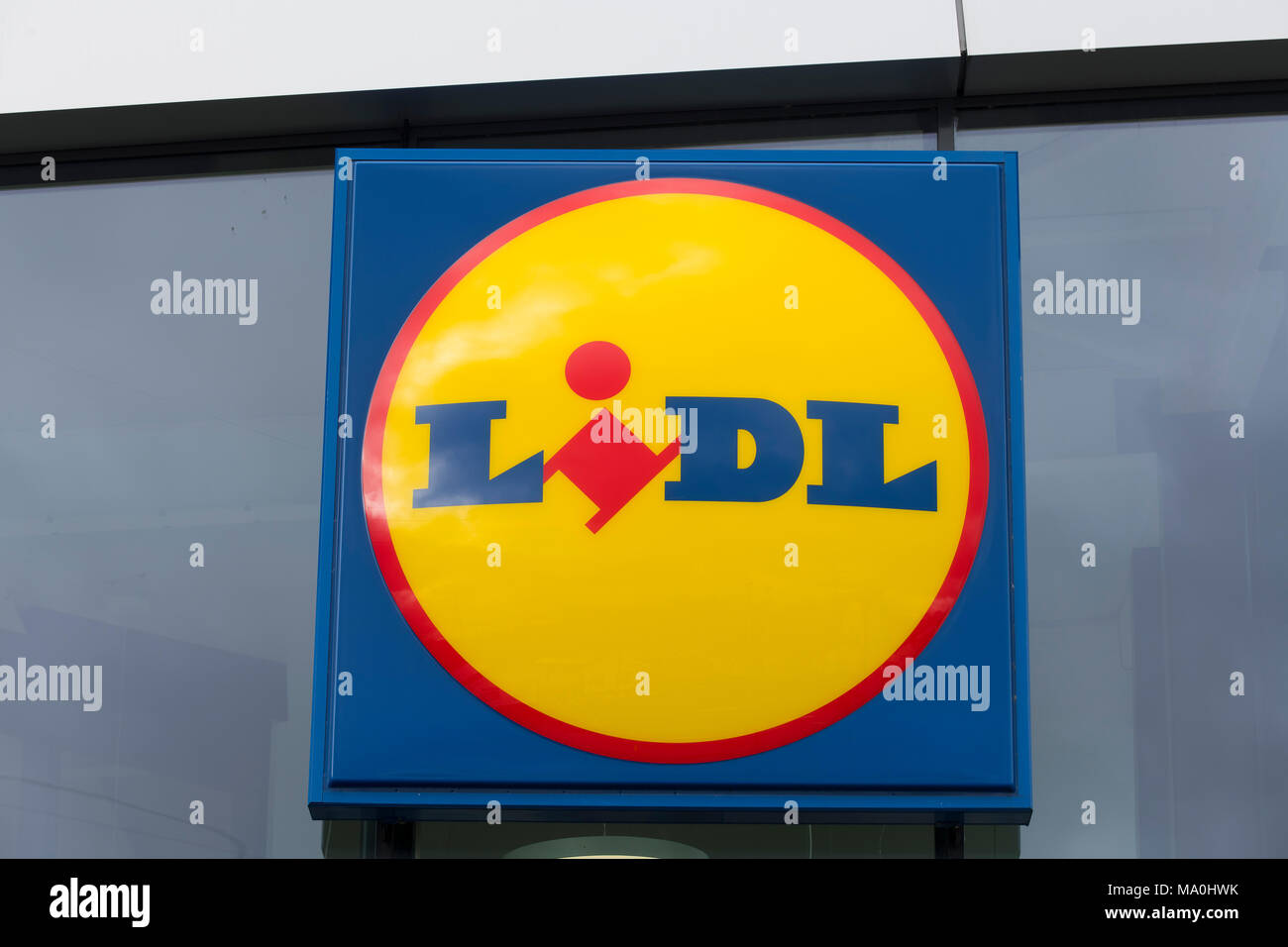 Budget grocery store Lidl sign logo Stock Photo - Alamy