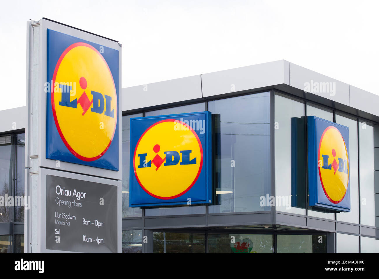 Budget grocery store Lidl sign logo Stock Photo - Alamy