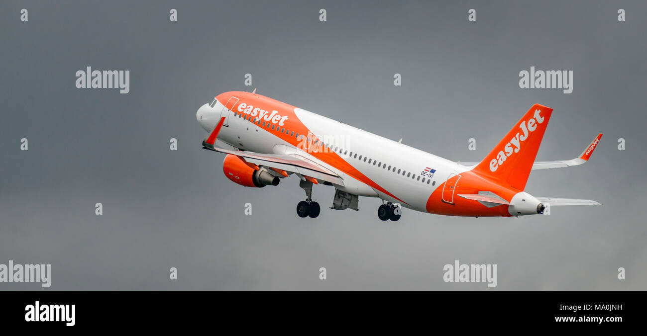 Easyjet A320 departing Gibraltar Airport on Runway 27 Stock Photo - Alamy