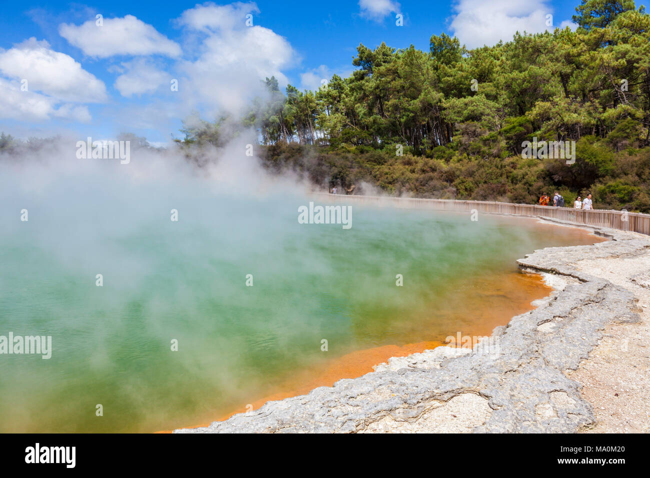 the champagne pool wai-o-tapu thermal reserve waiotapu themal ...