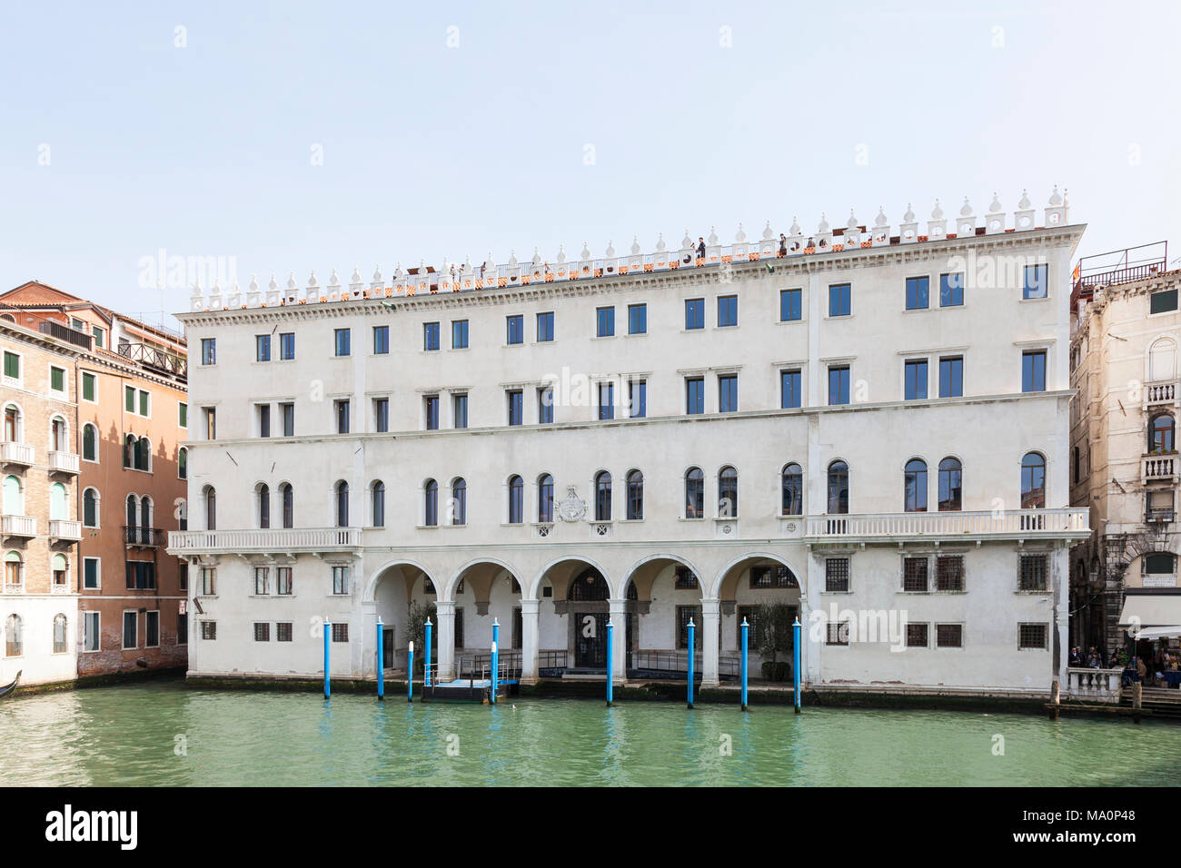 The exterior facade of the T Fondaco dei Tedeschi store, Grand Canal ...
