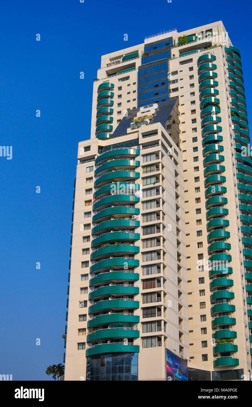 Inner city buildings Bangkok Thailand Stock Photo - Alamy