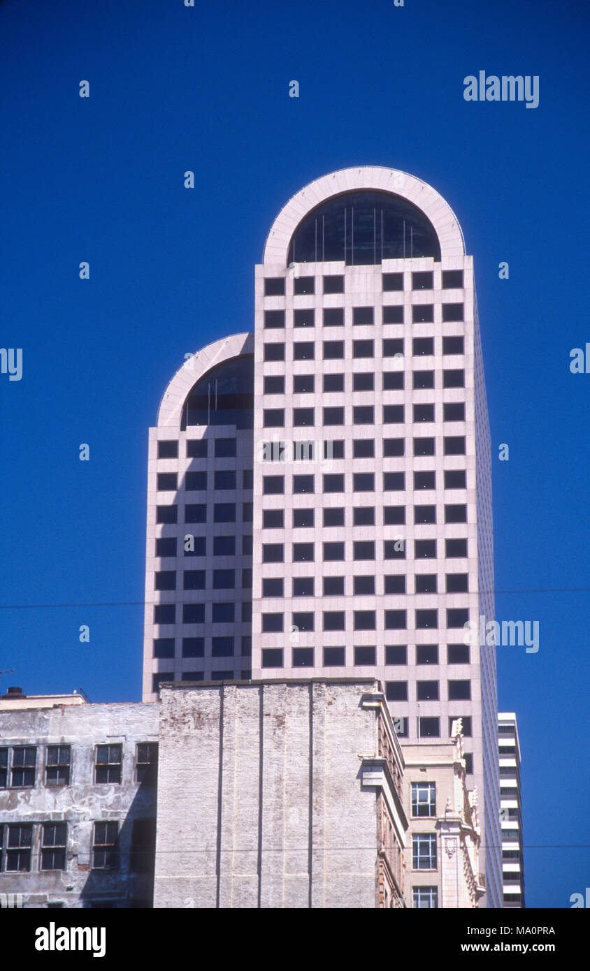 Square tall building hi-res stock photography and images - Alamy