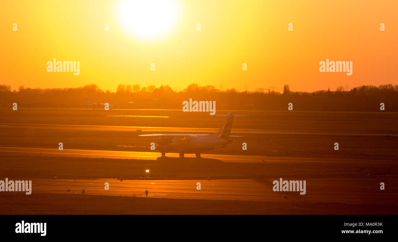 Airplane shadow on runway hi-res stock photography and images - Alamy