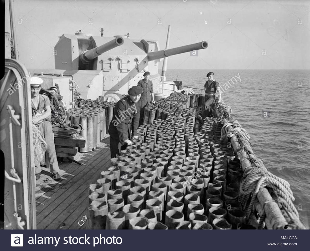 World War 2 Gun Turret Stock Photos & World War 2 Gun Turret Stock ...
