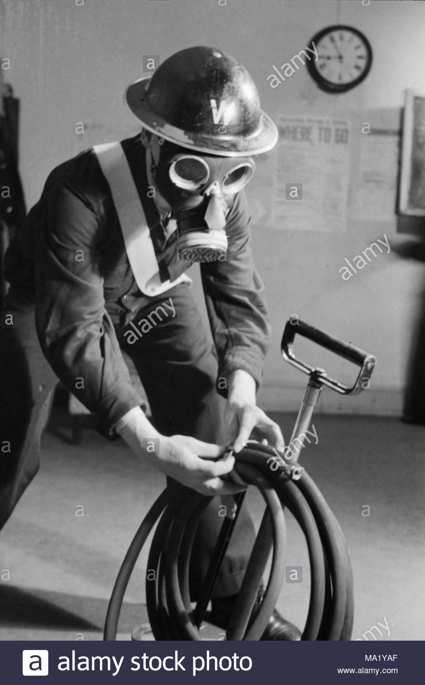 Air Raid Warden Helmet Stock Photos & Air Raid Warden Helmet Stock ...