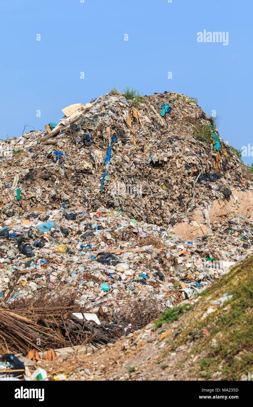Garbage pile hi-res stock photography and images - Alamy
