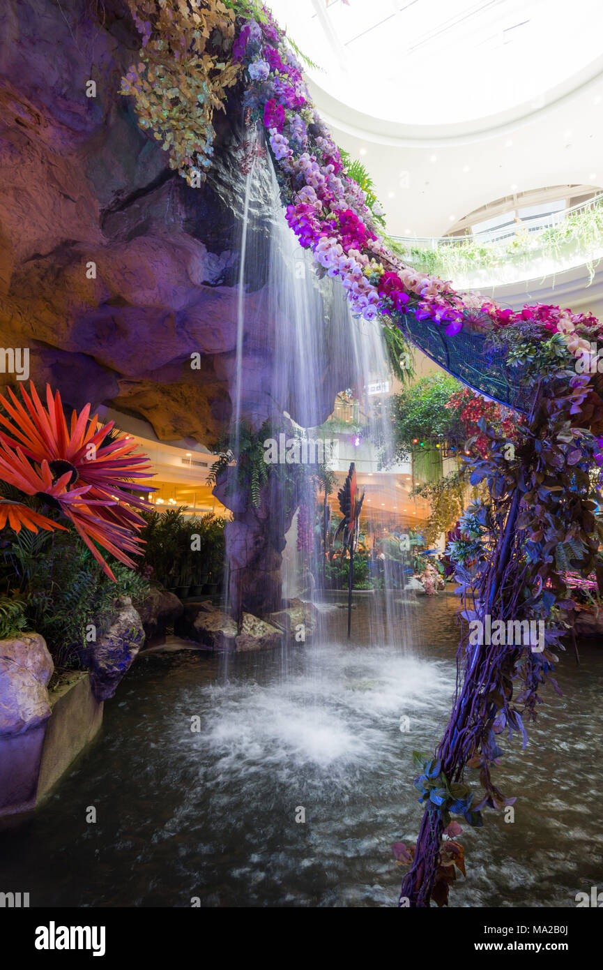 Shopping mall decoration hi-res stock photography and images - Alamy