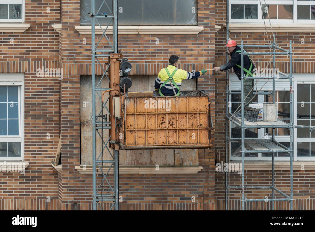 Scaffolding during construction hi-res stock photography and images - Alamy
