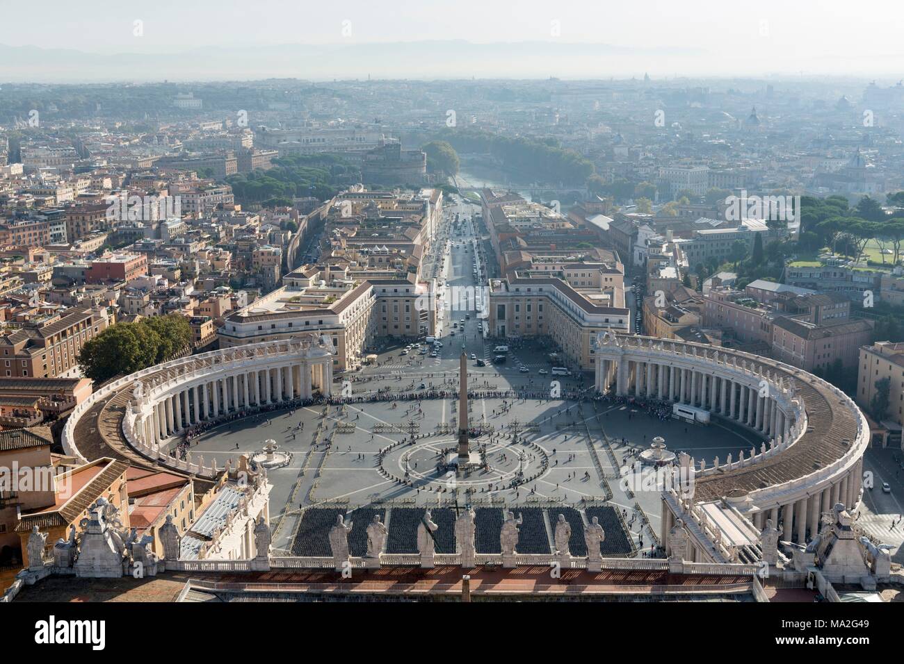 A view of St. Peter's Square, Rome Stock Photo - Alamy